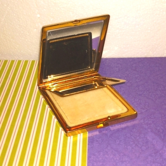 Makeup | Vintage Powder Compact | Poshmark